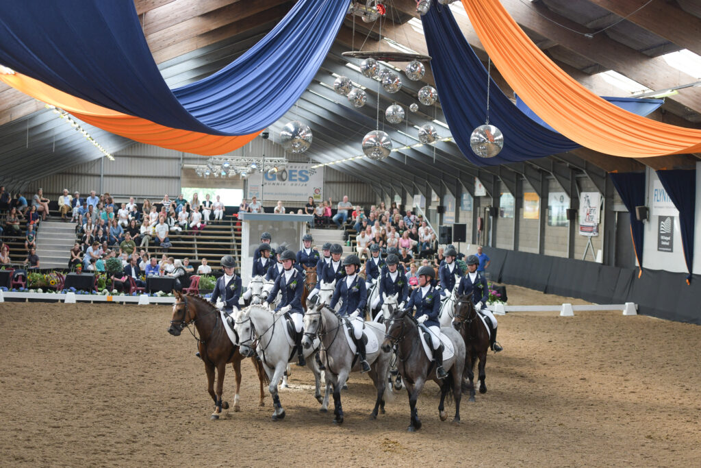Carrousel en teamrijden - Verenigde Carrousel Clubs Nederland